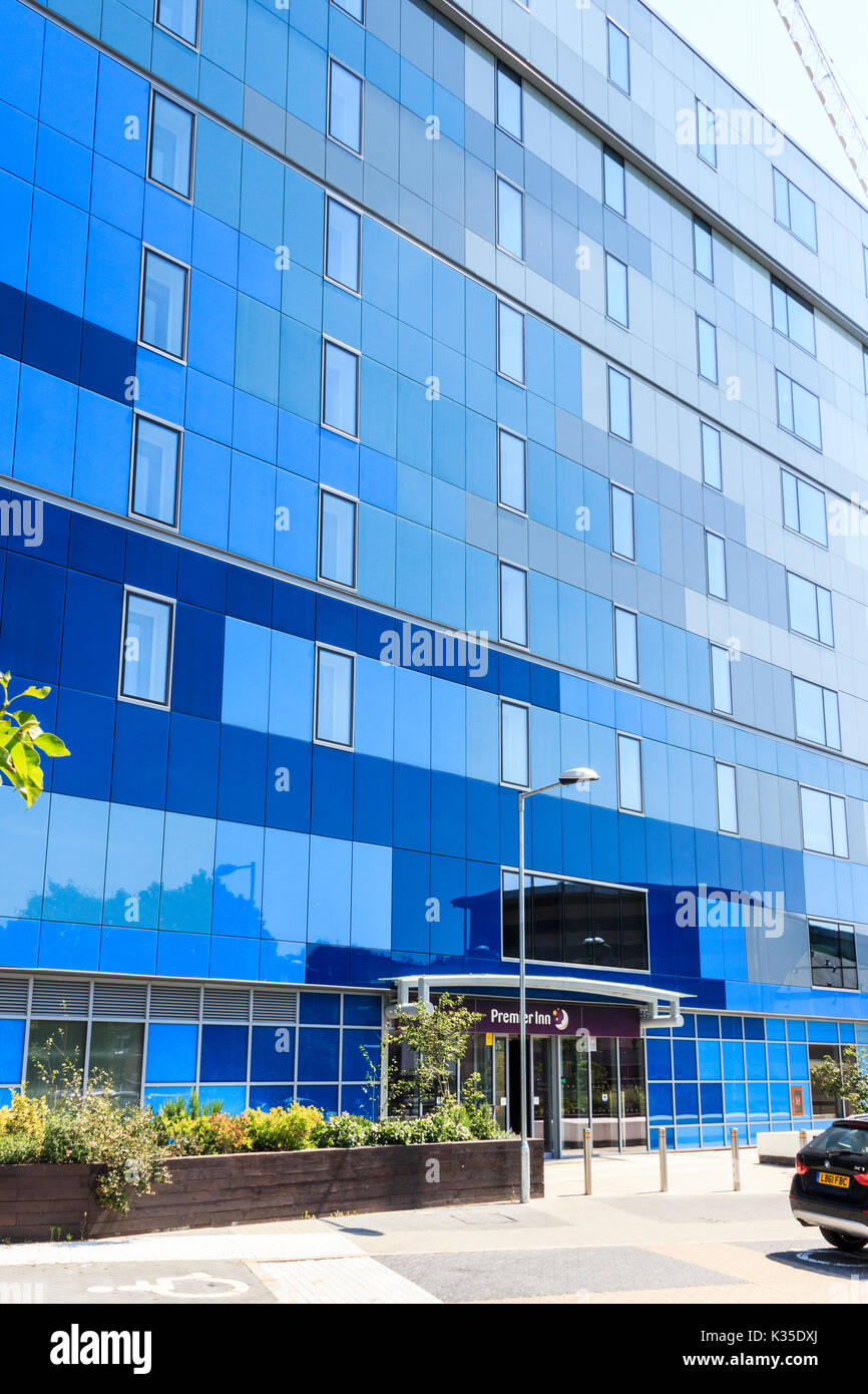 Hamlyn house hi-res stock photography and images - Alamy