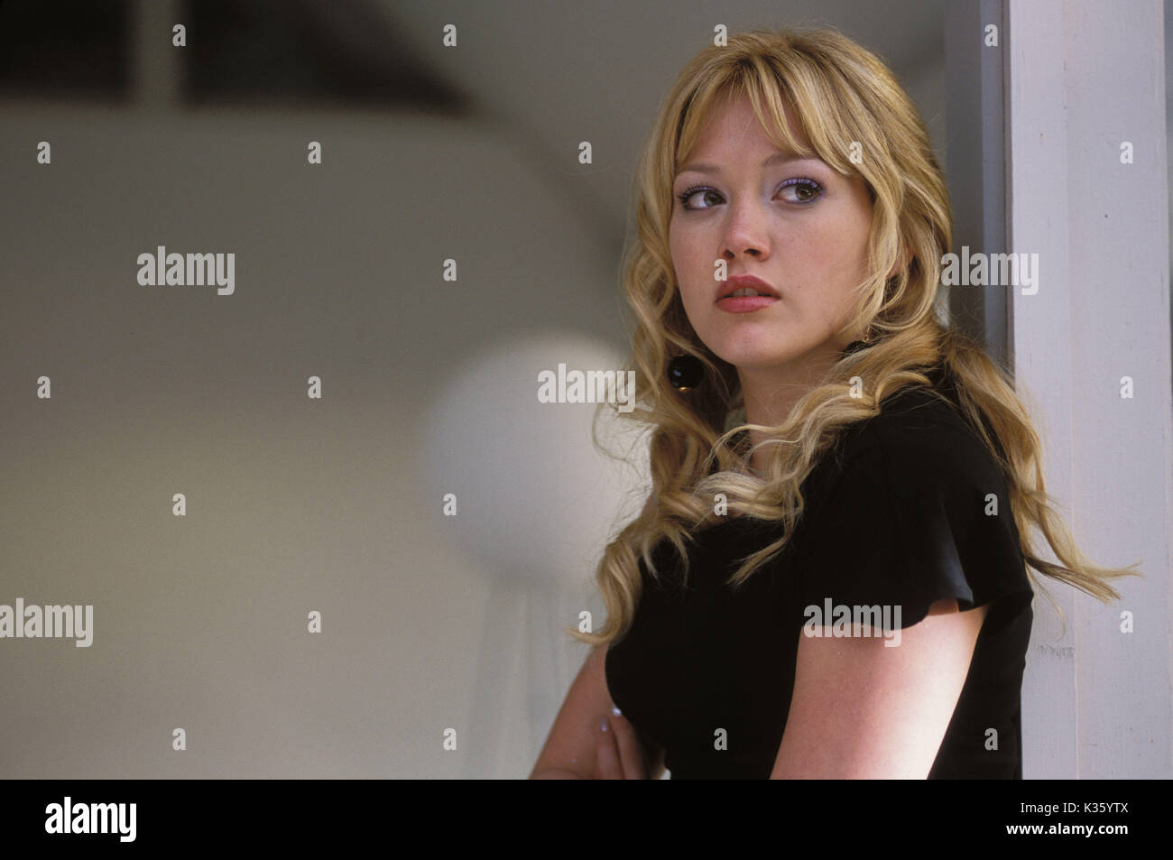 AGENT CODY BANKS HILARY DUFF Date: 2003 Stock Photo - Alamy