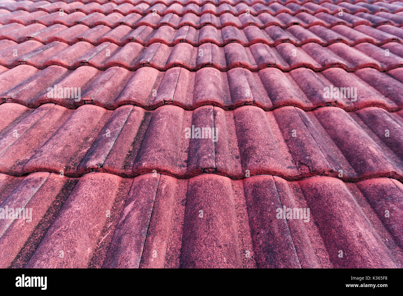 Home roofing hi-res stock photography and images - Alamy
