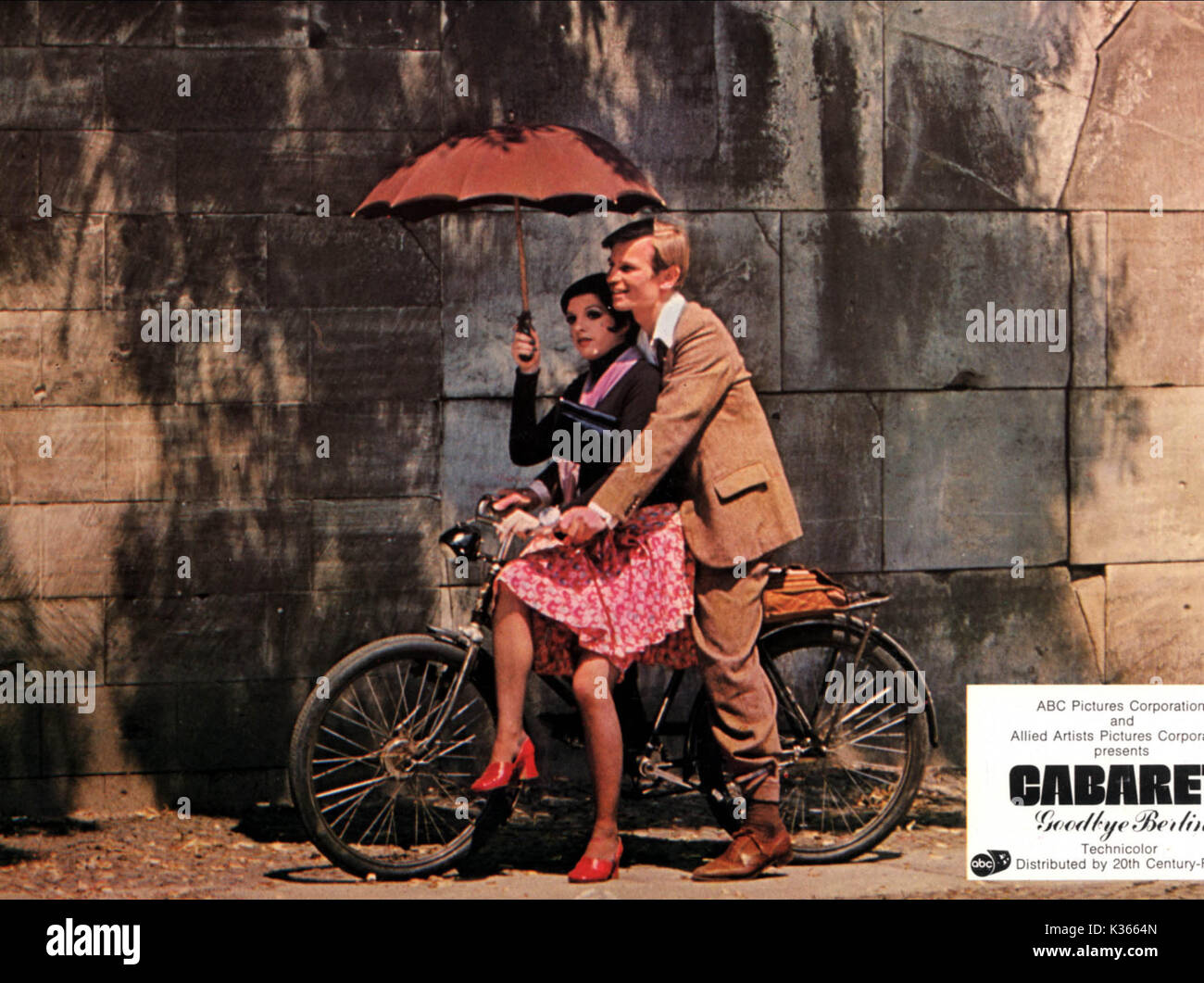 CABARET LIZA MINNELLI, MICHAEL YORK Date: 1972 Stock Photo - Alamy