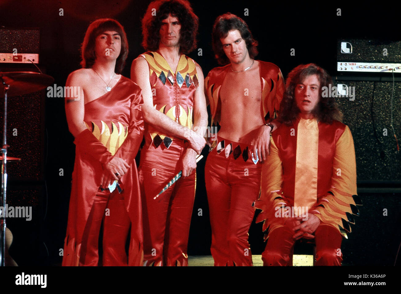 FLAME L-R, DAVE HILL, DON POWELL, JIM LEA, NODDY HOLDER SLADE Stock ...