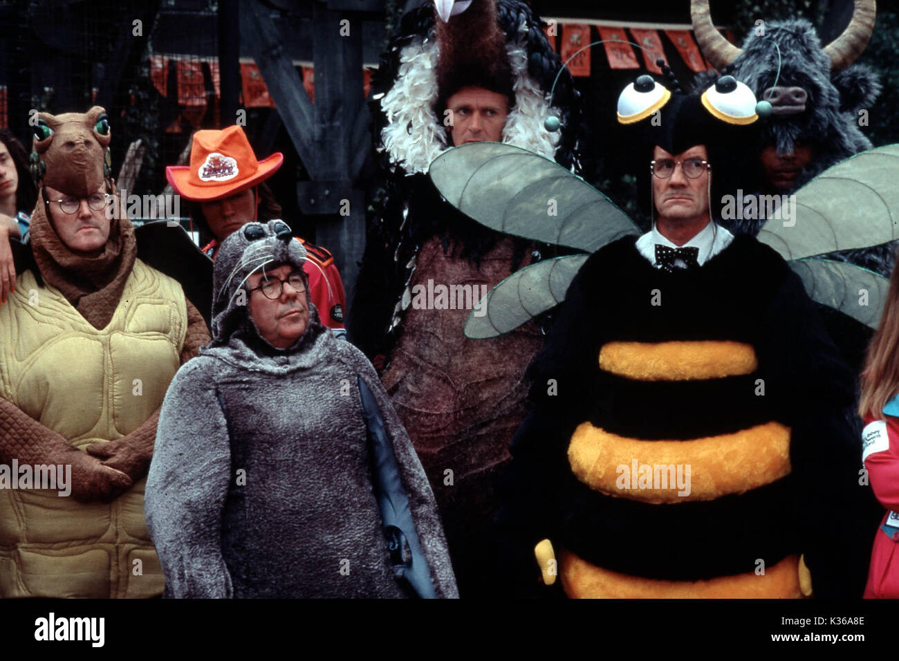 FIERCE CREATURES RONNIE CORBETT AND MICHAEL PALIN Date: 1995 Stock ...
