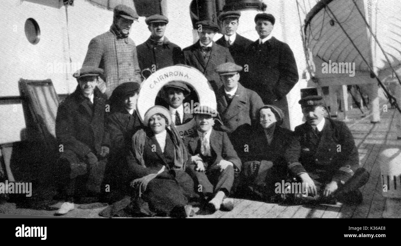 FRED KARNO'S COMPANY LEAVING FOR AMERICA FAR LEFT, STAN LAUREL CENTRE ...