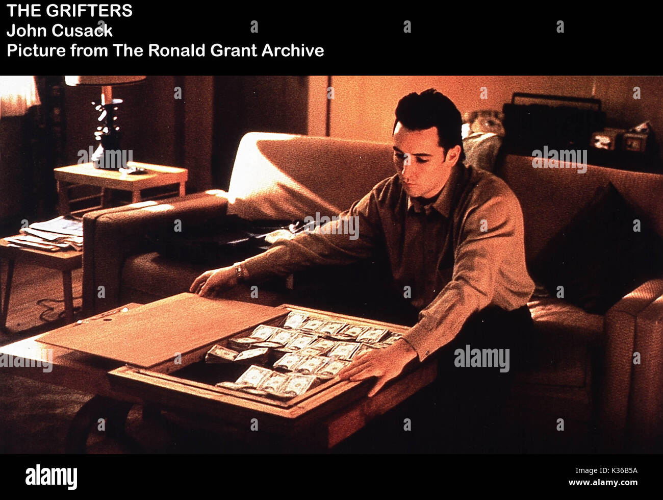 Grifters hi-res stock photography and images - Alamy