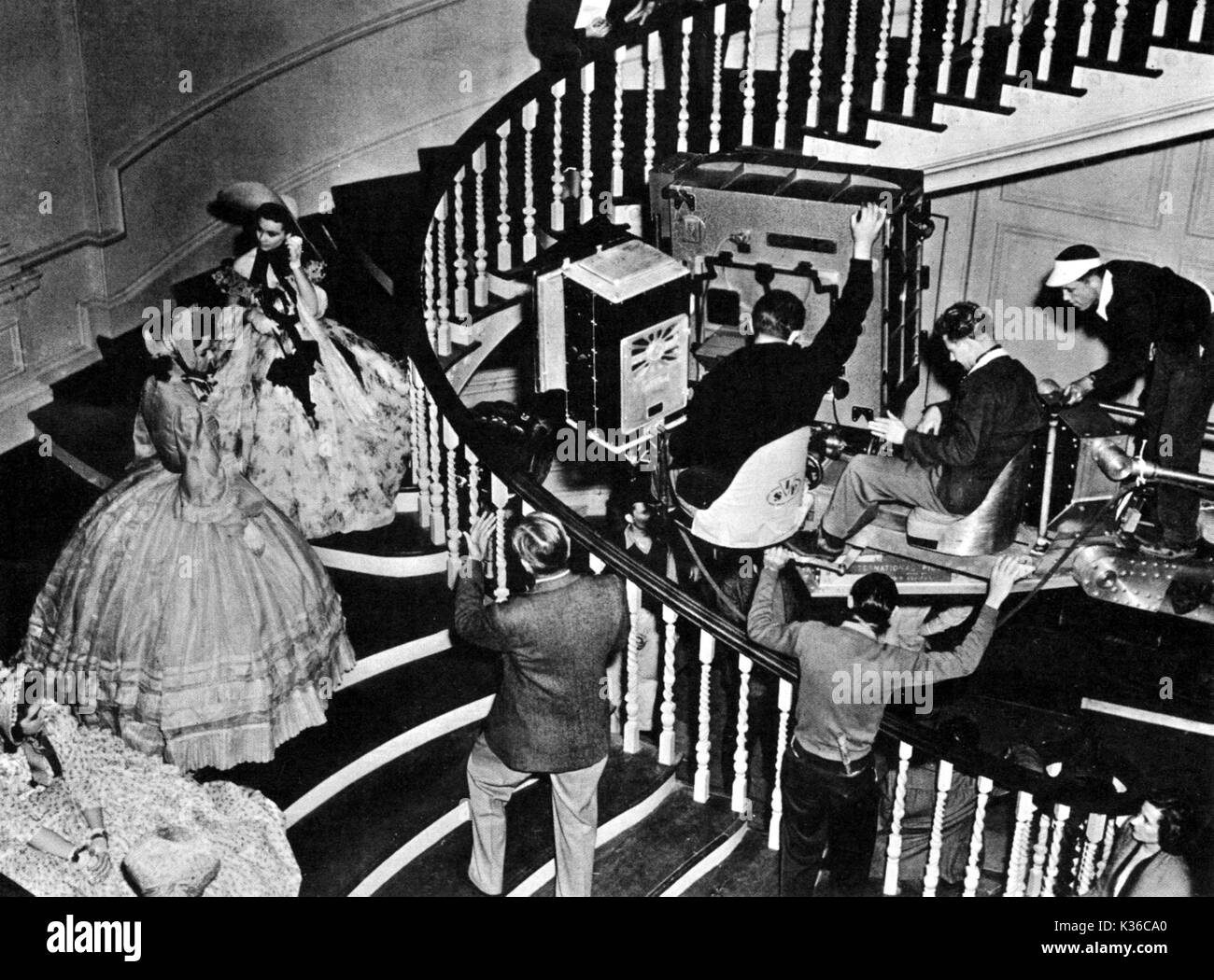 DIRECTOR VICTOR FLEMING DIRECTING A SCENE FROM GONE WITH THE WIND Stock ...