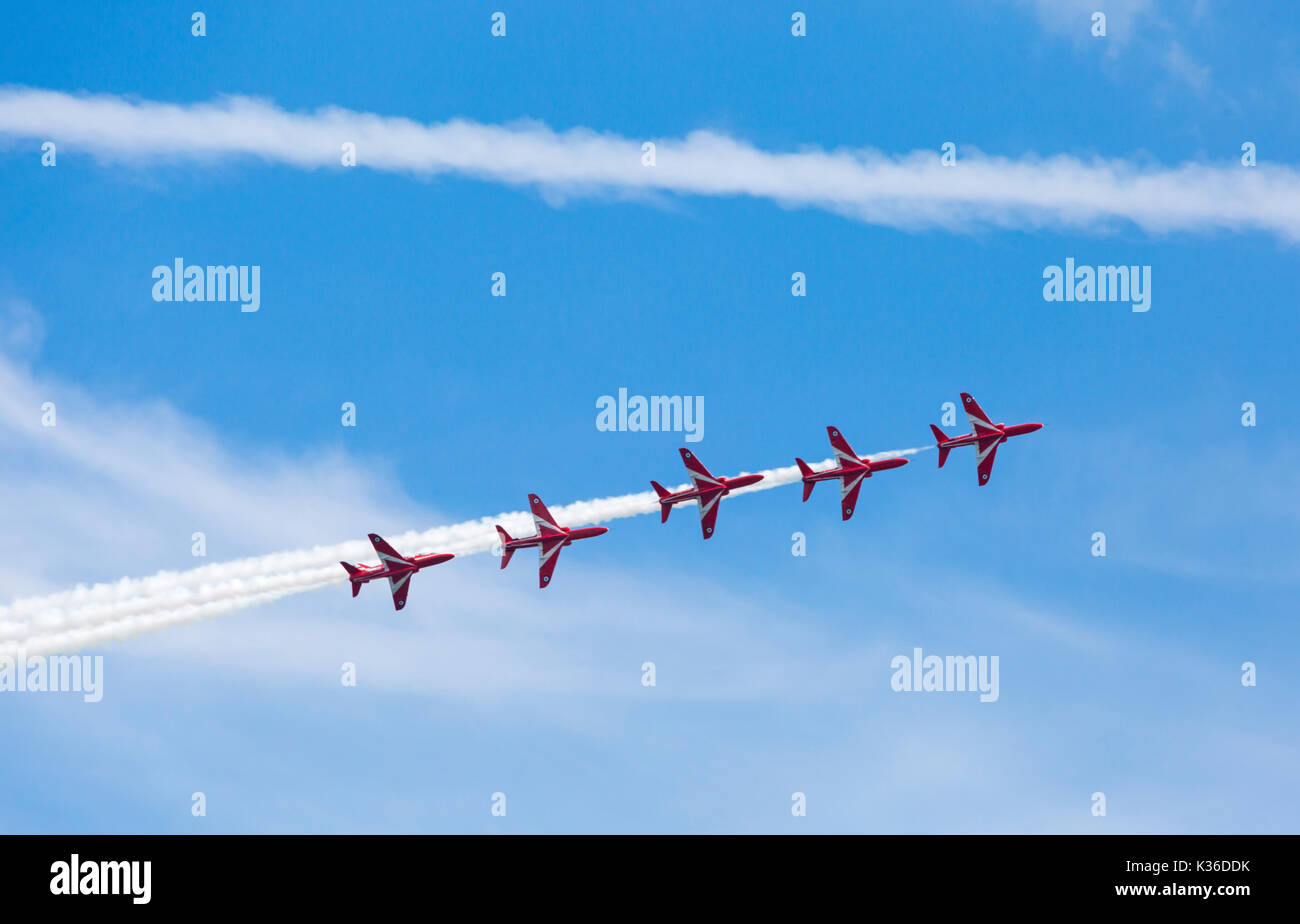 Line astern formation hi-res stock photography and images - Alamy