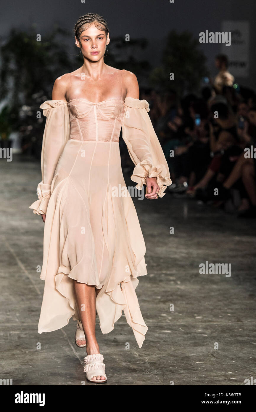 Sao Paulo, Brazil. 1st September, 2017. Parade of the Helo Rocha brand ...