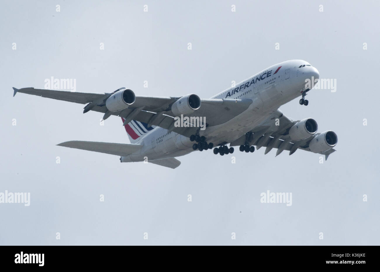 Los angeles airport approach hi-res stock photography and images - Alamy