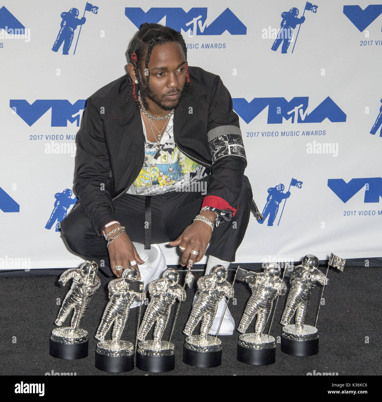 Mtv vma trophy hi-res stock photography and images - Alamy