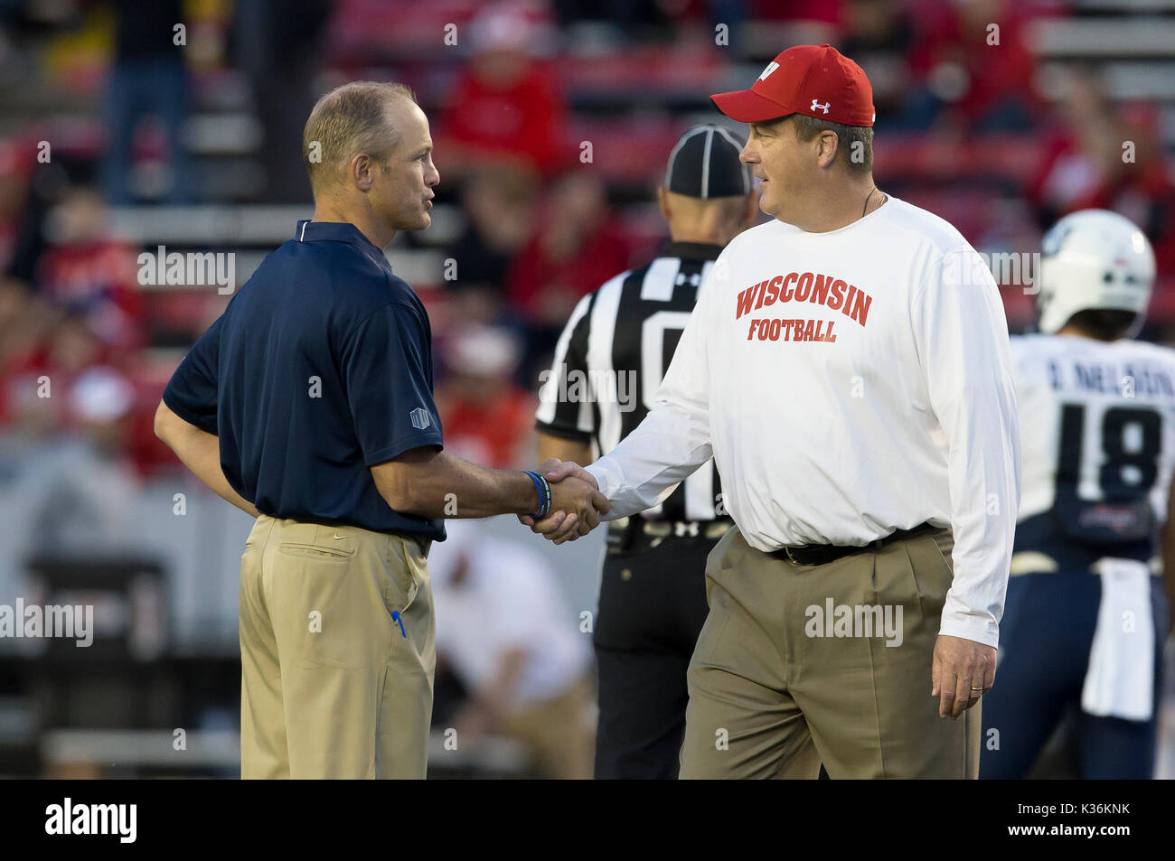 Shake hands football hi-res stock photography and images - Alamy