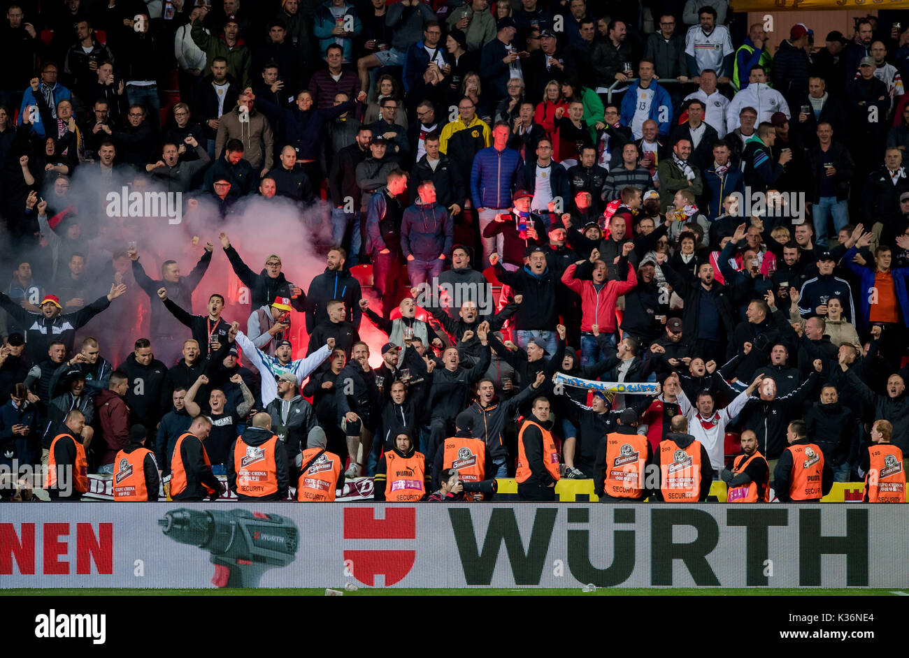 Far right football supporters hi-res stock photography and images - Alamy