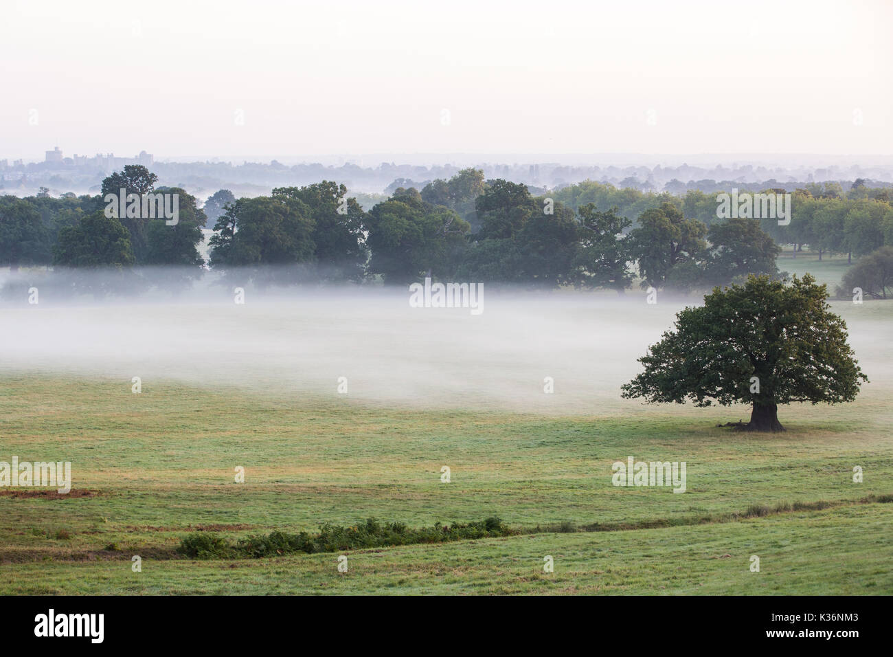 The windsor castle panorama hi-res stock photography and images - Alamy