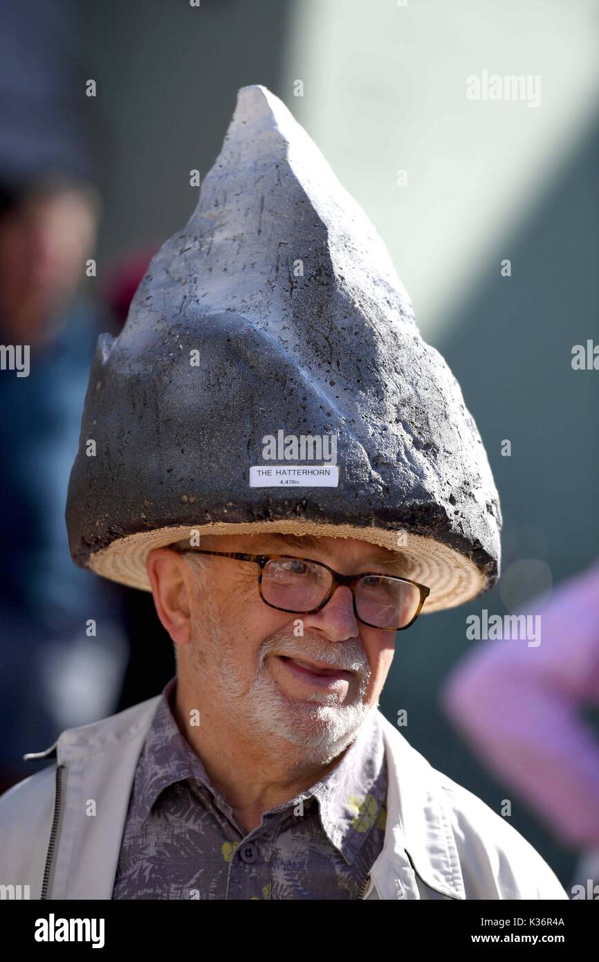 Mike webster High Resolution Stock Photography and Images - Alamy