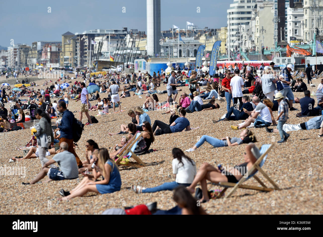 Brighton, UK. 2nd Sep, 2017. Sunbathers on Brighton beach enjoy the hot ...