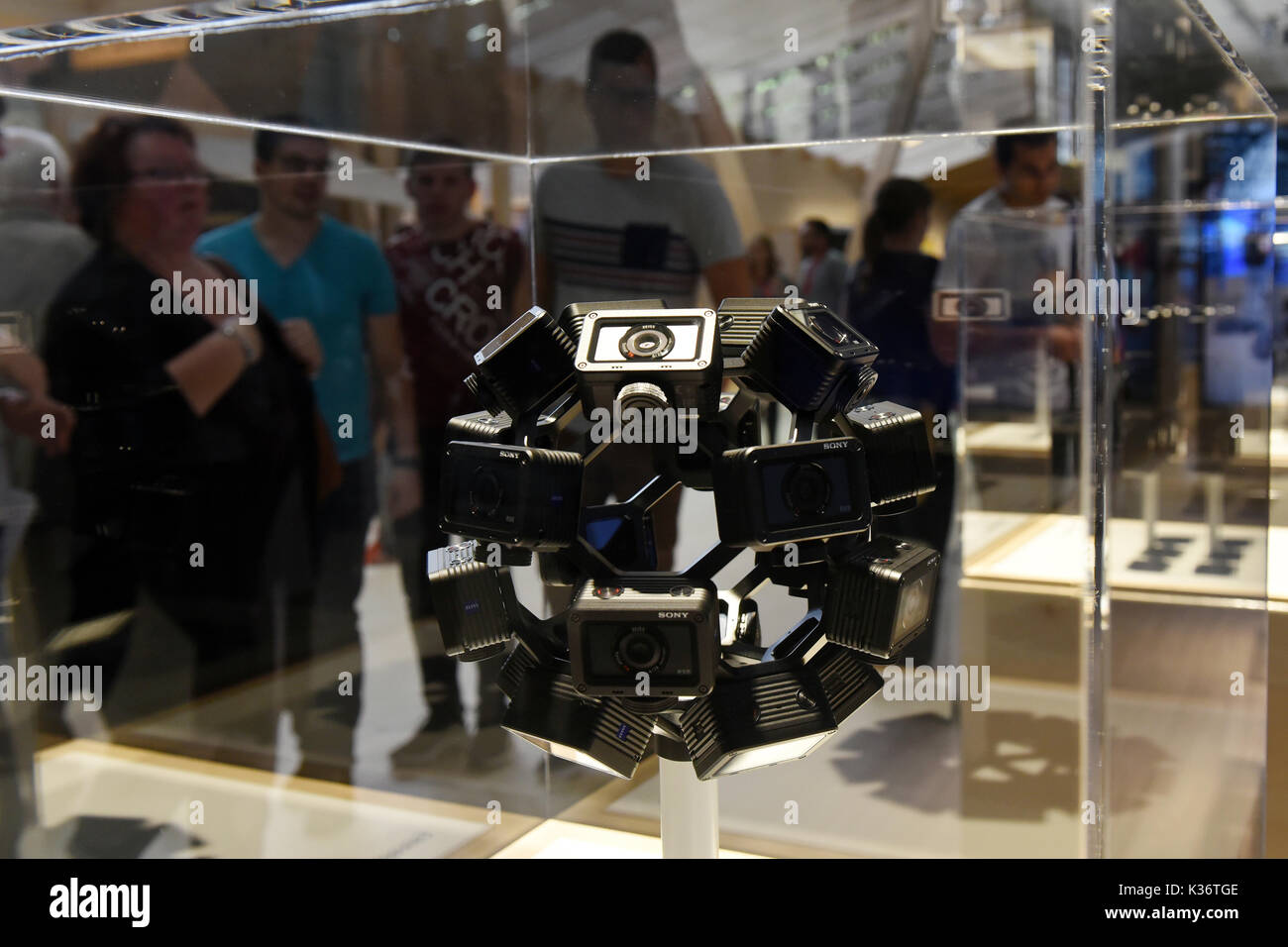 New sony camera hi-res stock photography and images - Alamy