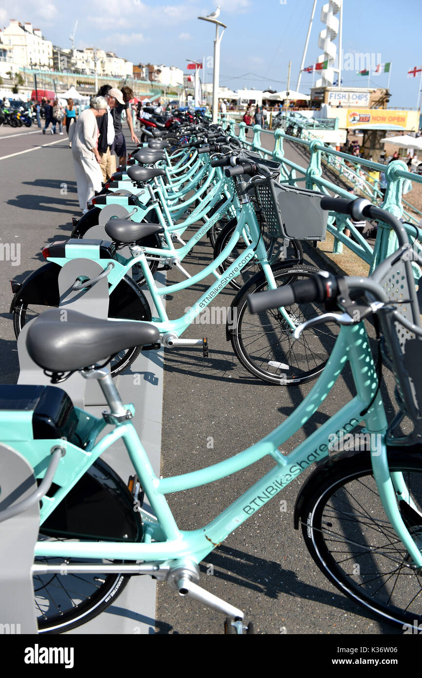 Brighton seafront cycling summer hi-res stock photography and images ...