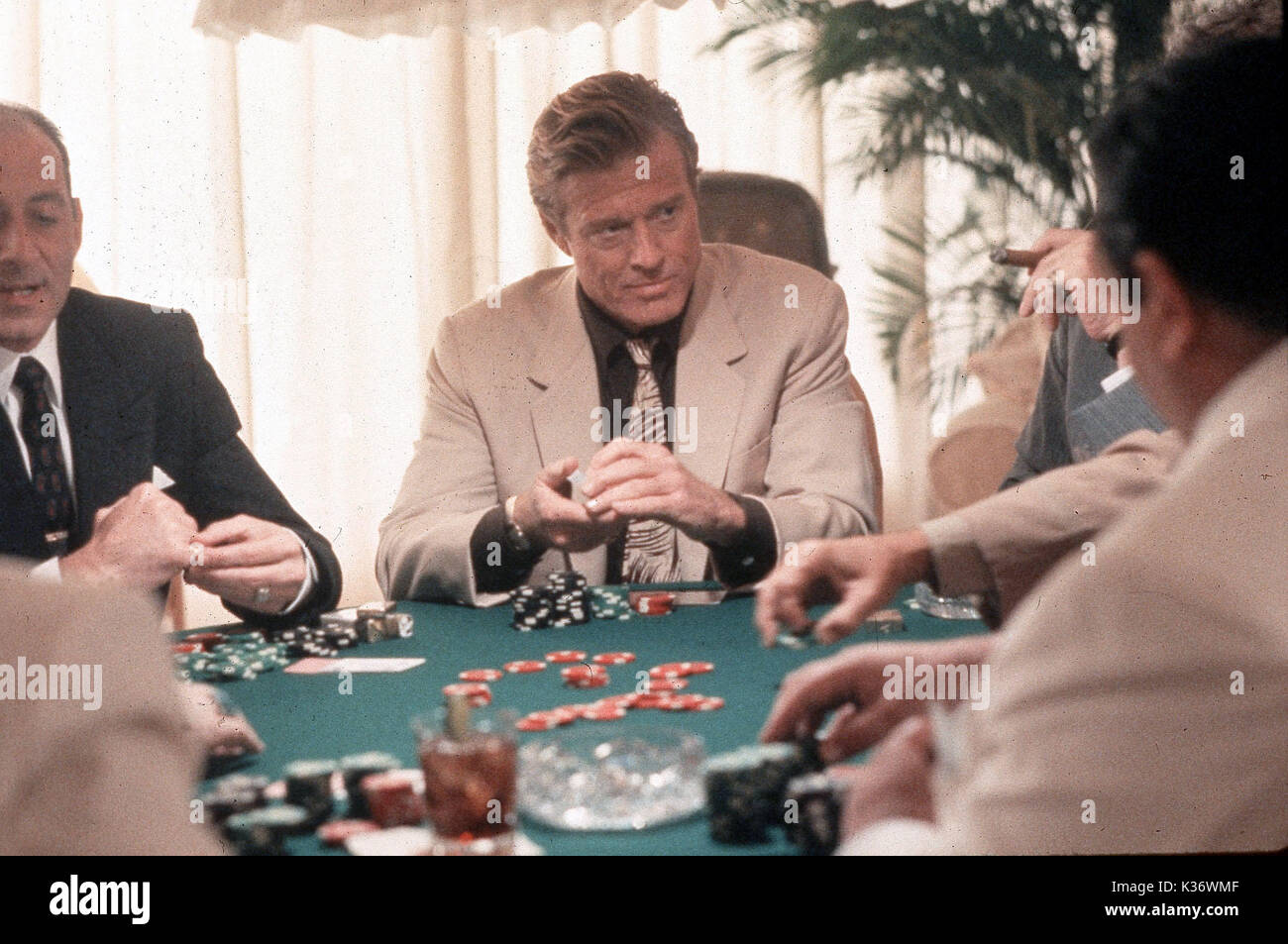 HAVANA ROBERT REDFORD GAMBLING: CARDS Date: 1993 Stock Photo - Alamy