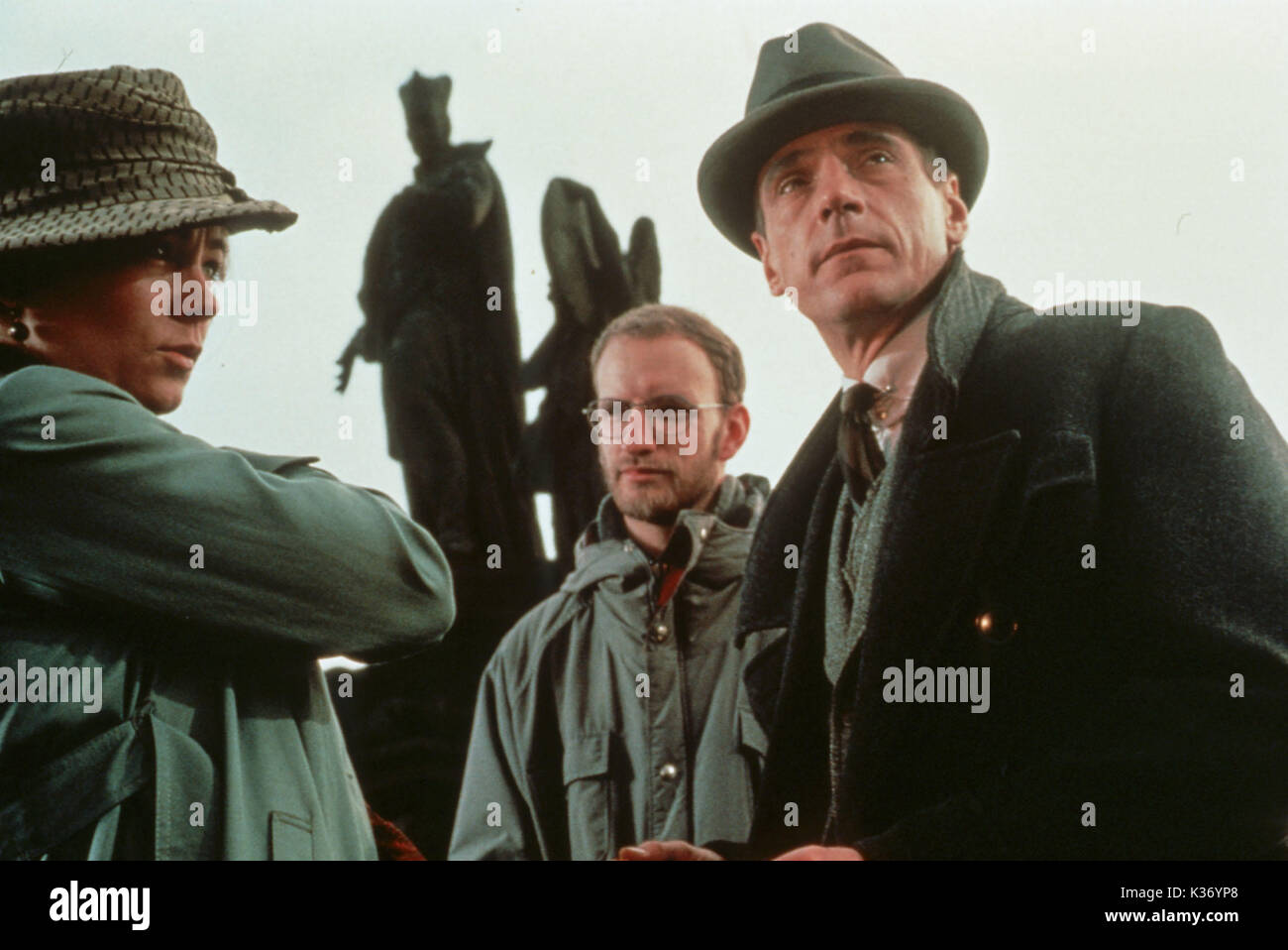 KAFKA THERESA RUSSELL, DIRECTOR STEVEN SODERBERG AND JEREMY IRONS A ...