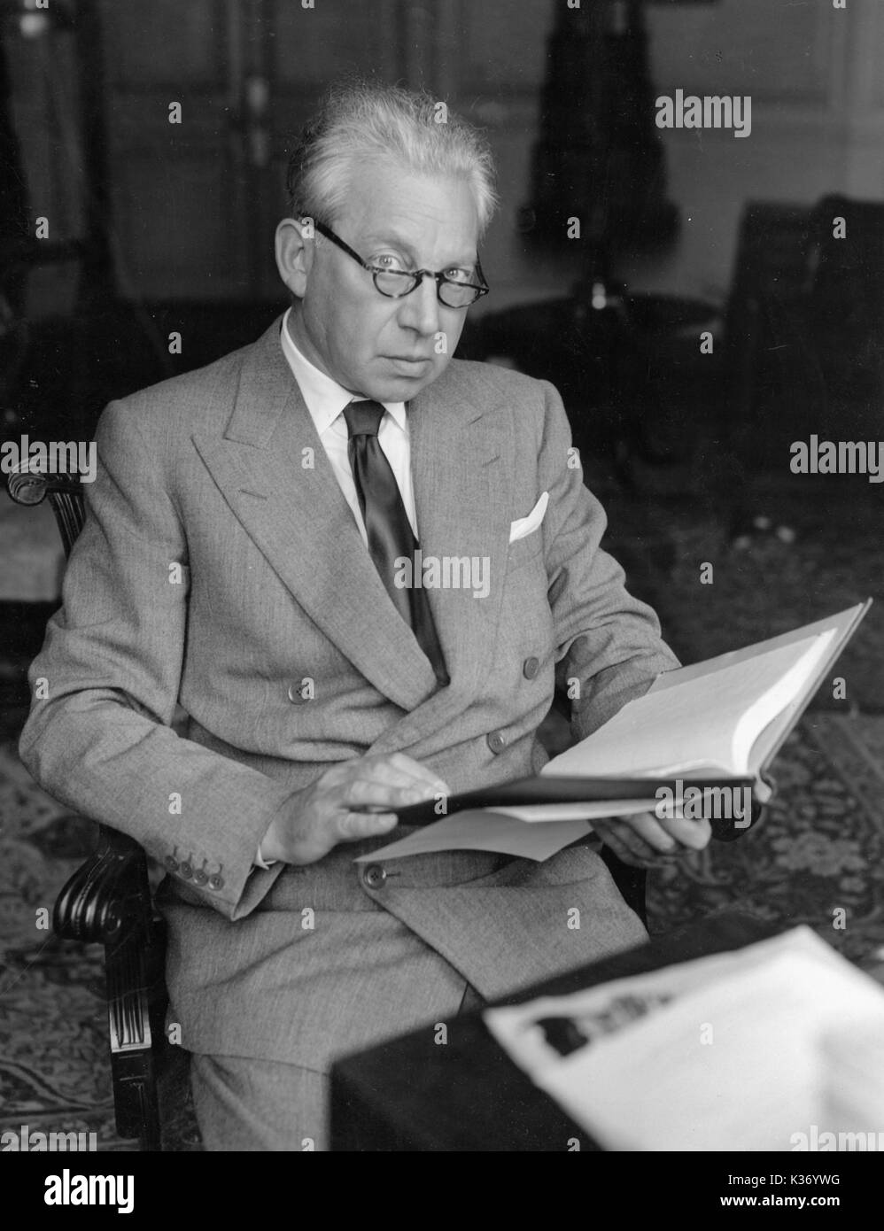 FILM EXECUTIVE/PRODUCER/DIRECTOR ALEXANDER KORDA Stock Photo - Alamy