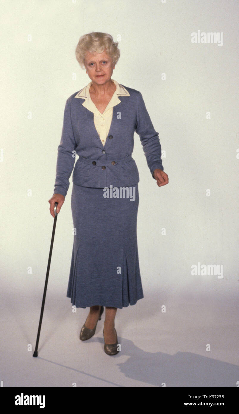 THE MIRROR CRACK'D (UK 1980) ANGELA LANSBURY AS MISS MARPLE THE MIRROR ...