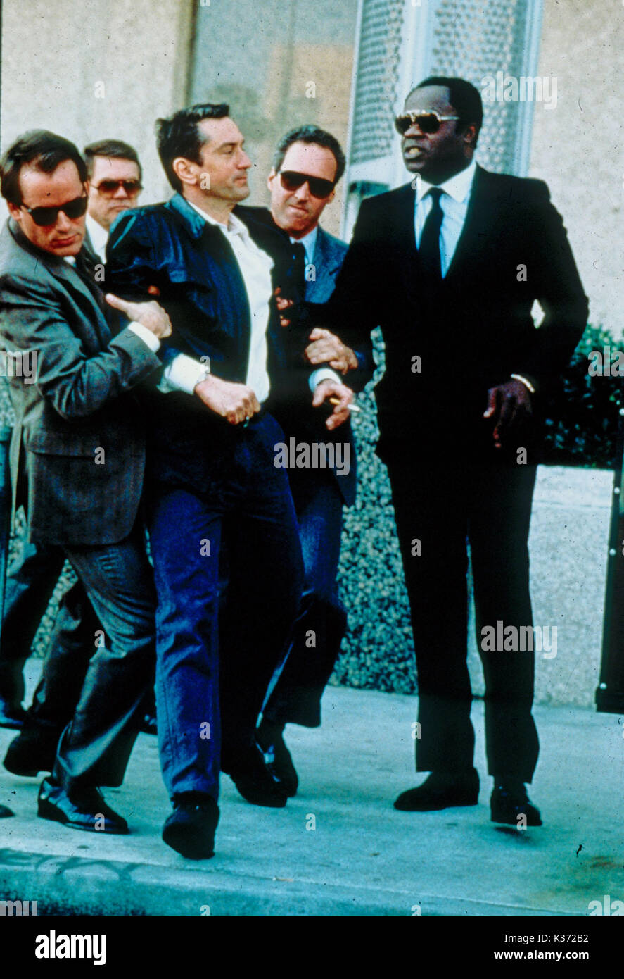 MIDNIGHT RUN ROBERT DE NIRO AND YAPHET KOTTO A UNIVERSAL FILM MIDNIGHT ...