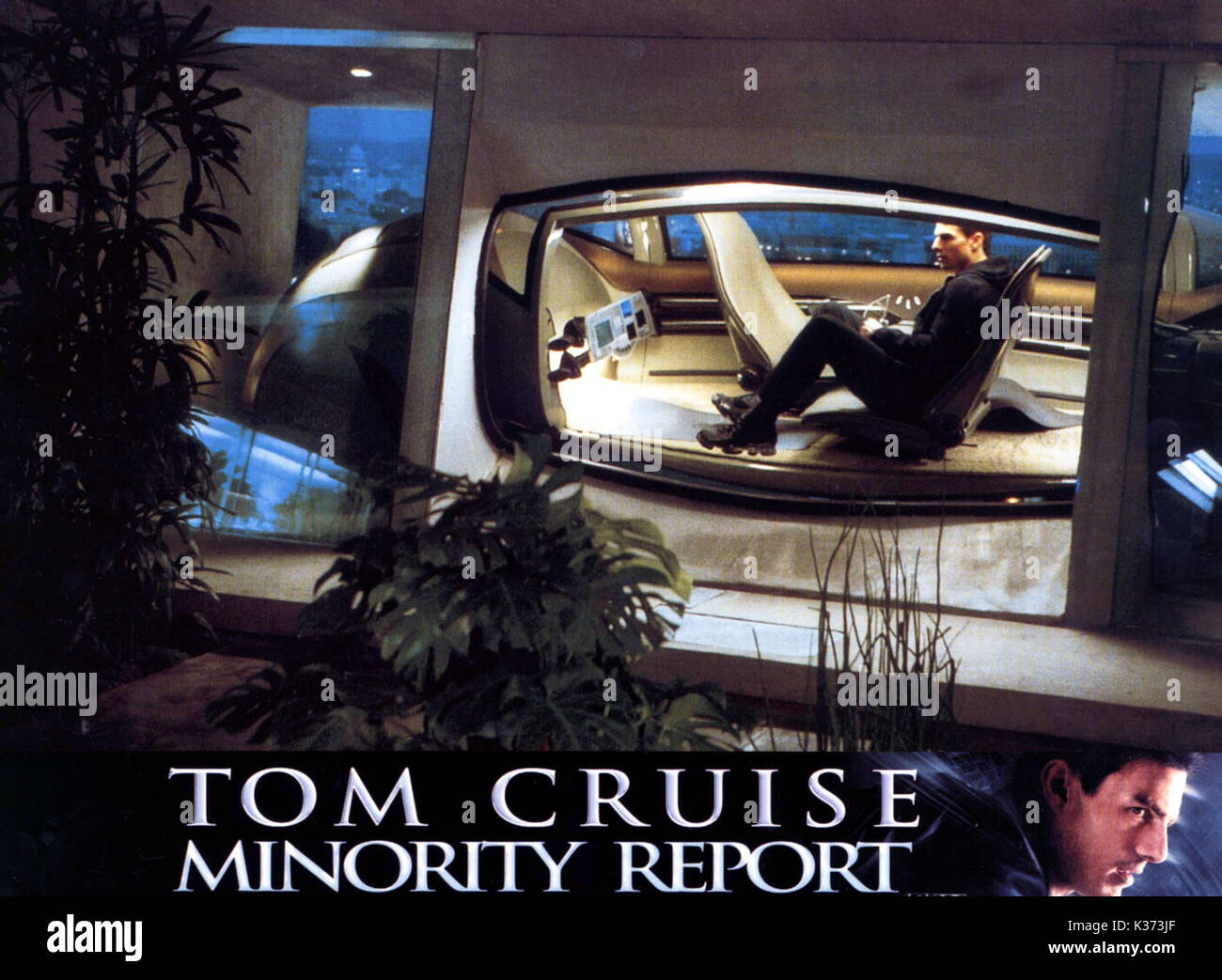 MINORITY REPORT TOM CRUISE MINORITY REPORT TOM CRUISE Date: 2002 Stock ...