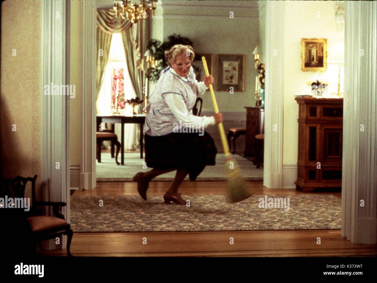 MRS DOUBTFIRE ROBIN WILLIAMS Date: 1993 Stock Photo - Alamy