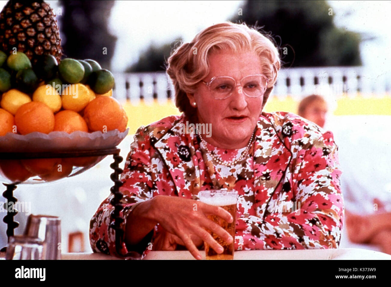 Mrs doubtfire hi-res stock photography and images - Alamy