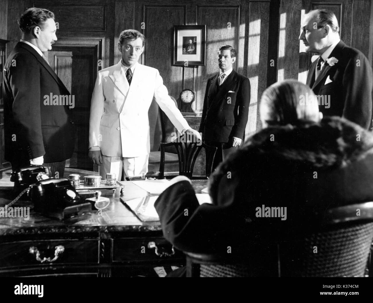 THE MAN IN THE WHITE SUIT L-R, HOWARD MARION CRAWFORD, ALEC GUINNESS ...