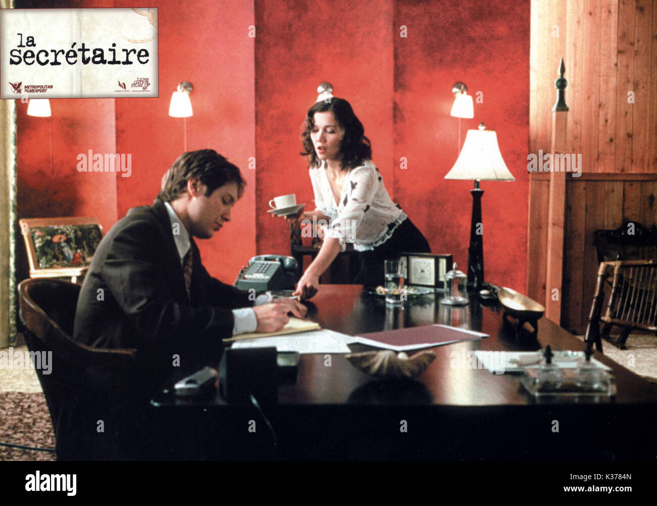 SECRETARY JAMES SPADER, MAGGIE GYLLENHAAL Date: 2002 Stock Photo - Alamy