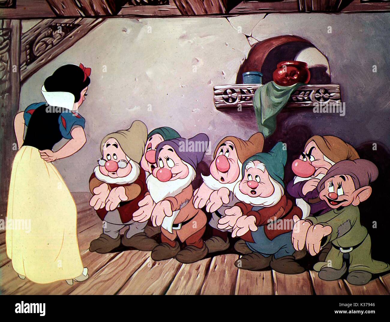 Snow seven dwarves hi-res stock photography and images - Alamy