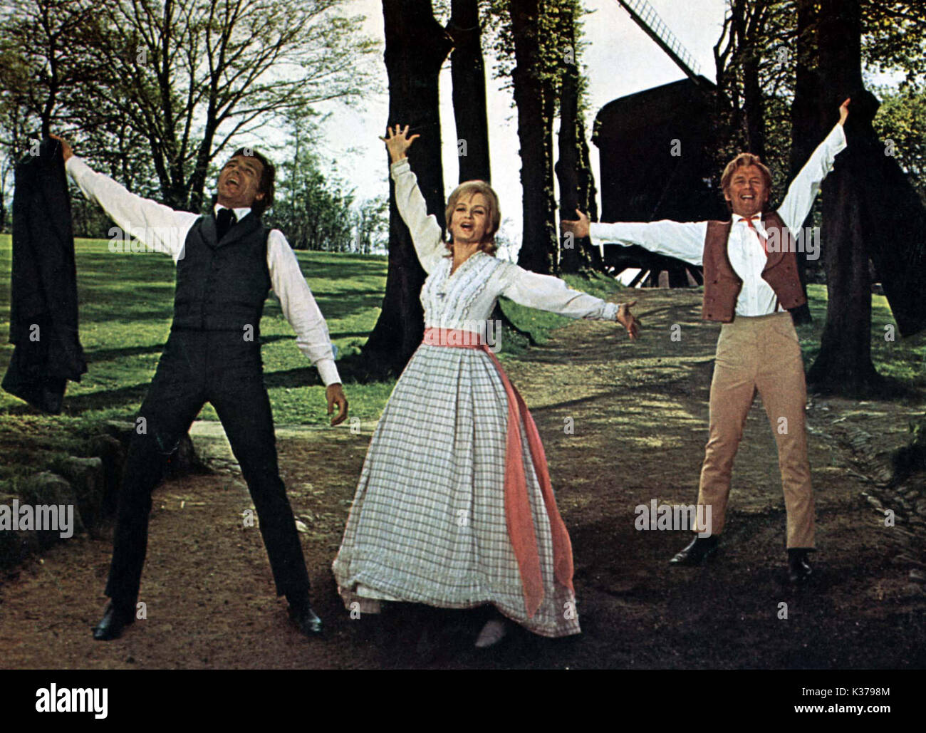 SONG OF NORWAY L-R, FRANK PORETTA, FLORENCE HENDERSON, TORALV MAURSTAD ...