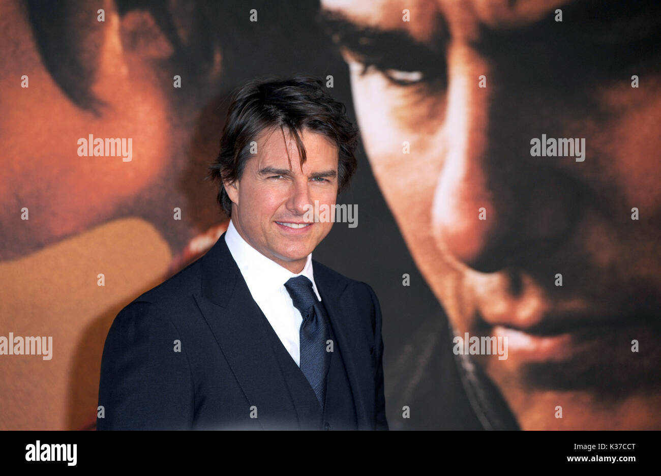 Jack reacher never go back poster hi-res stock photography and images ...