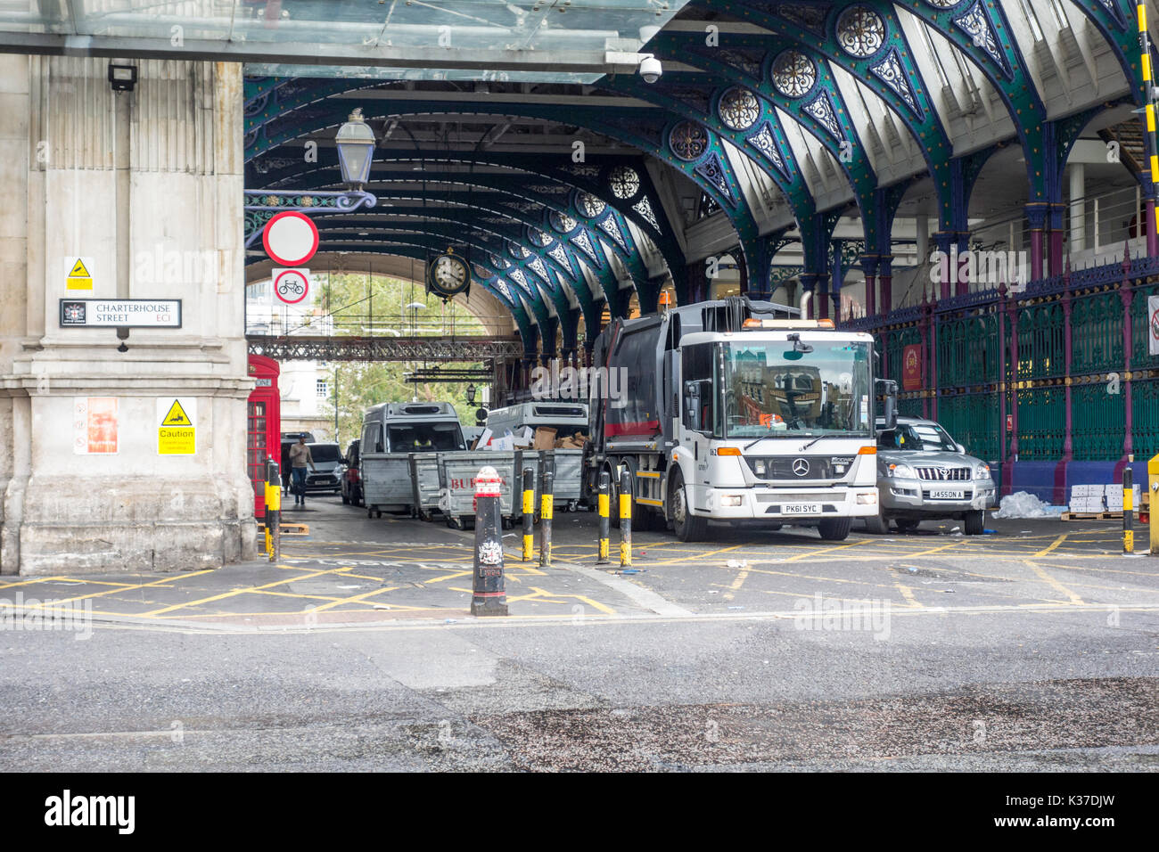London street lorry truck hi-res stock photography and images - Alamy