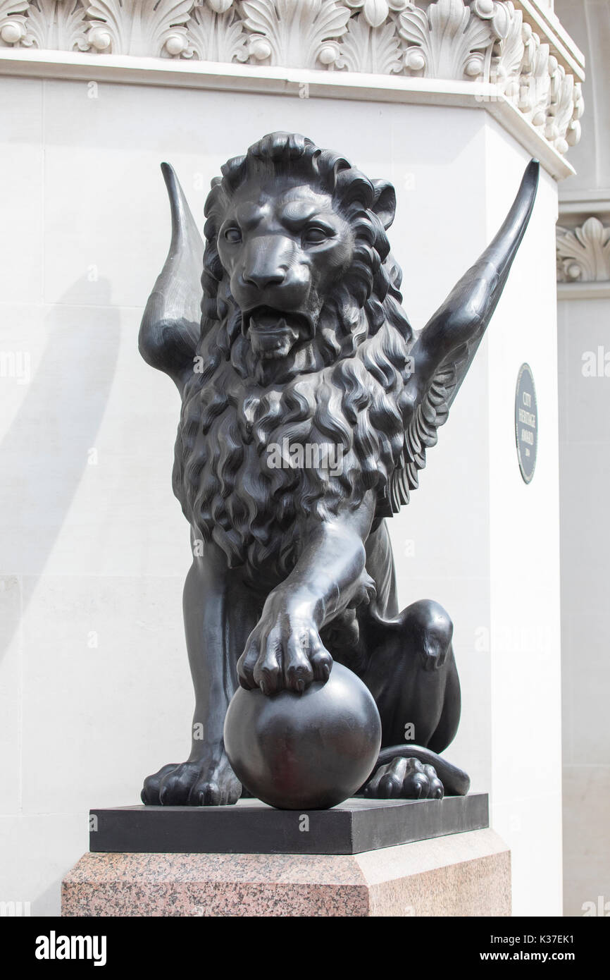 A Winged Lion statue on Holborn Viaduct in the City of London, UK Stock ...