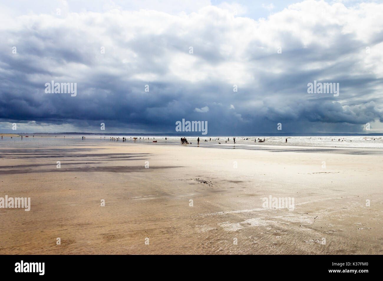 Open and sandy beach hi-res stock photography and images - Alamy