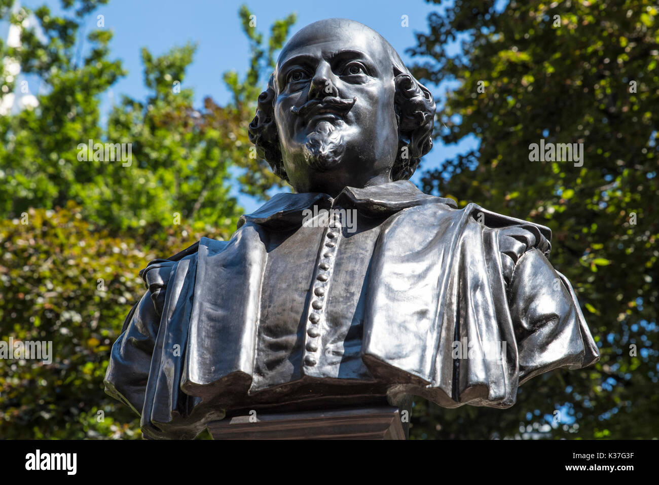 A bust of famous playwright William Shakespeare, located in the garden ...