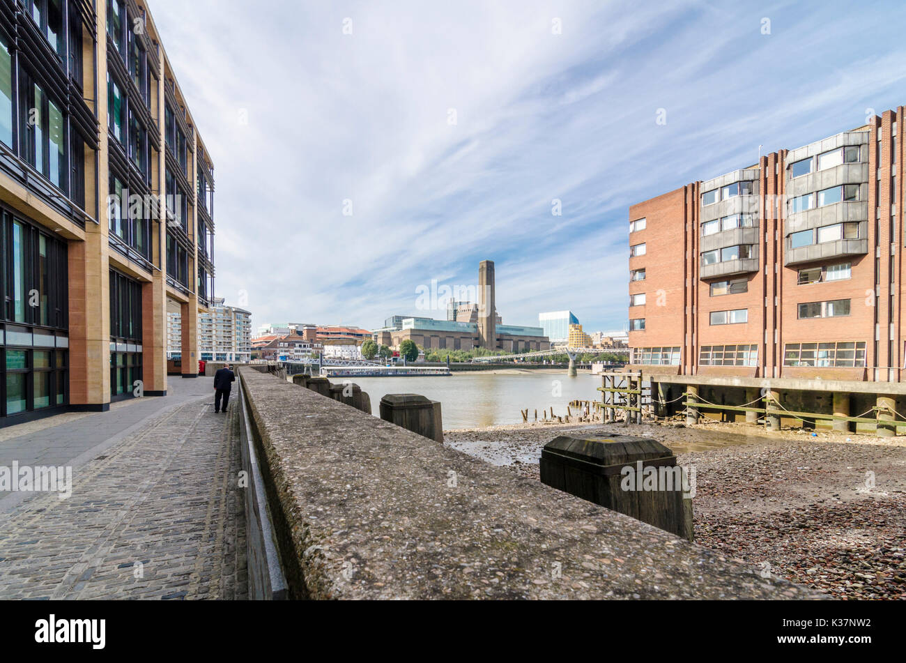 Queens Quay / Queenhithe historic Roman dock on the River Thames ...