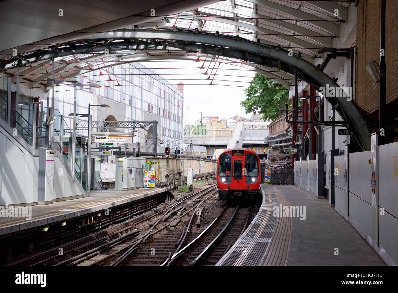 At farringdon underground station in london hi-res stock photography ...