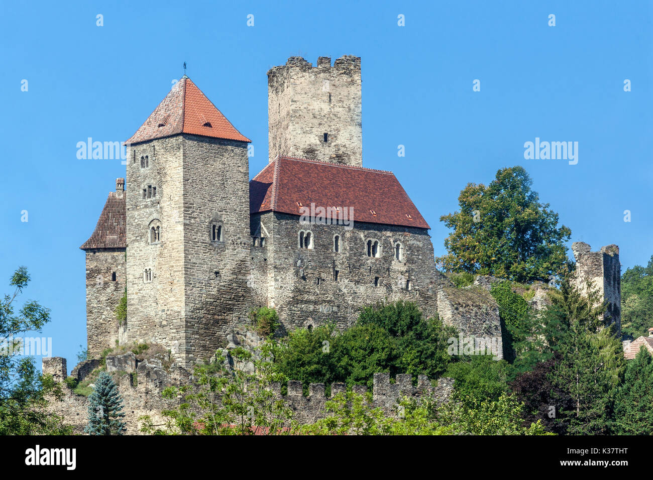 Castle hardegg in the national park thayatal hi-res stock photography ...