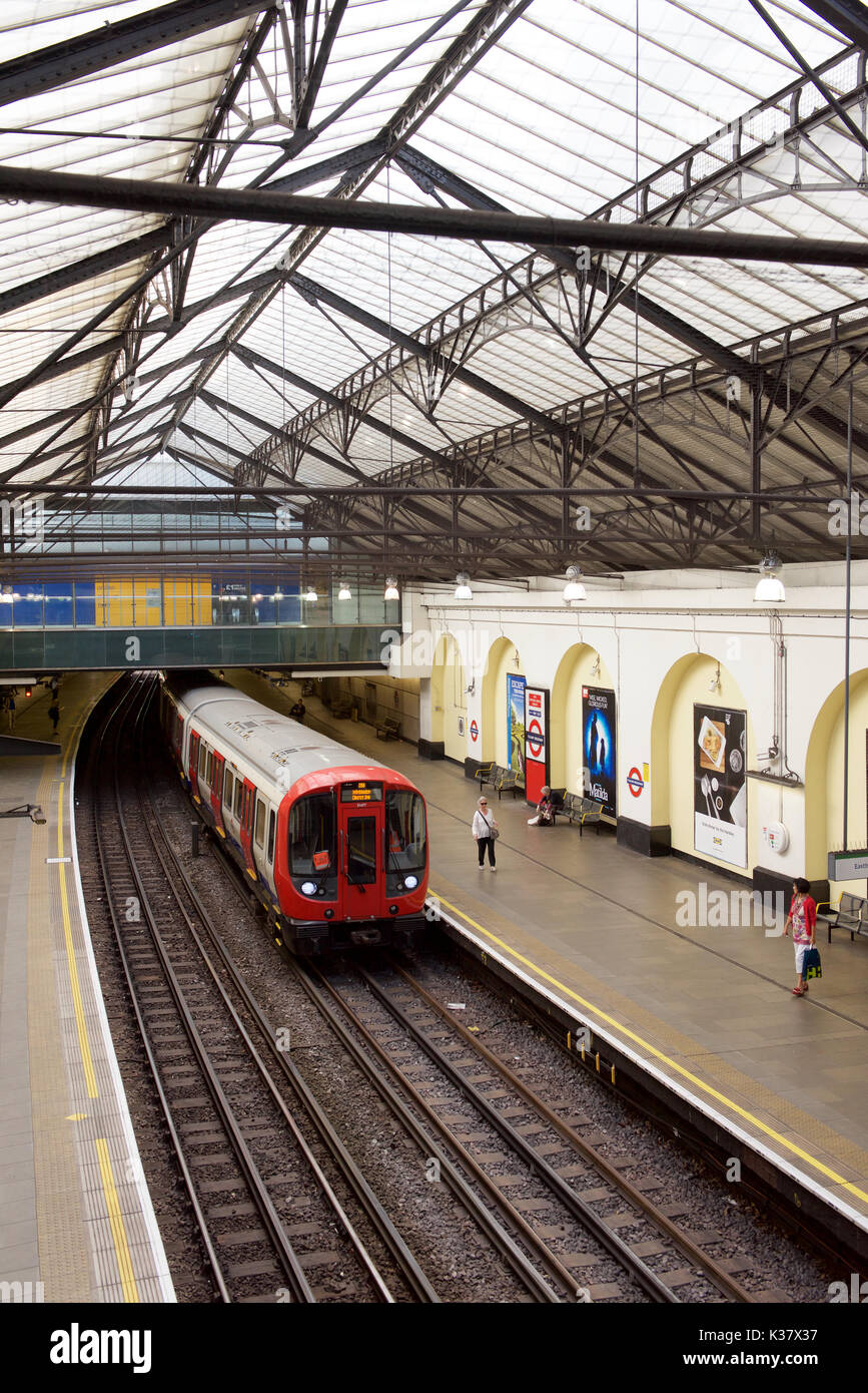 Fulham broadway station hi-res stock photography and images - Alamy