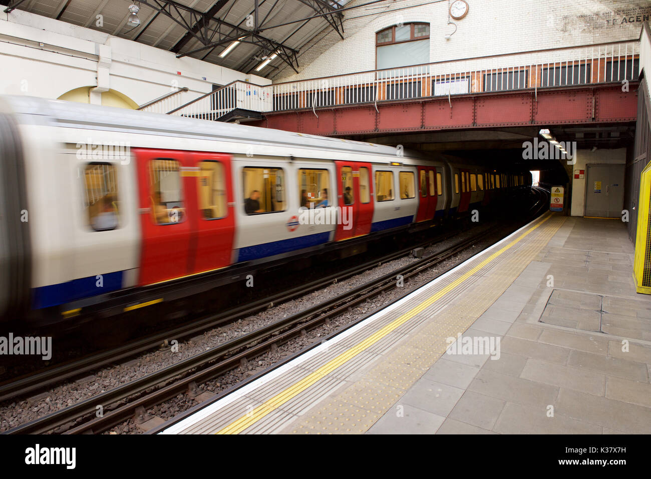Fulham broadway hi-res stock photography and images - Alamy