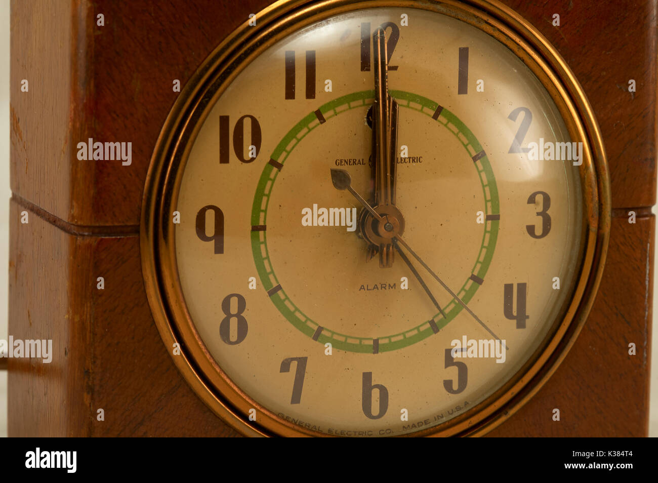Telechron clock hi-res stock photography and images - Alamy