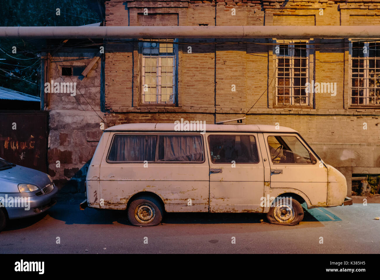 Bus flat tire hi-res stock photography and images - Alamy