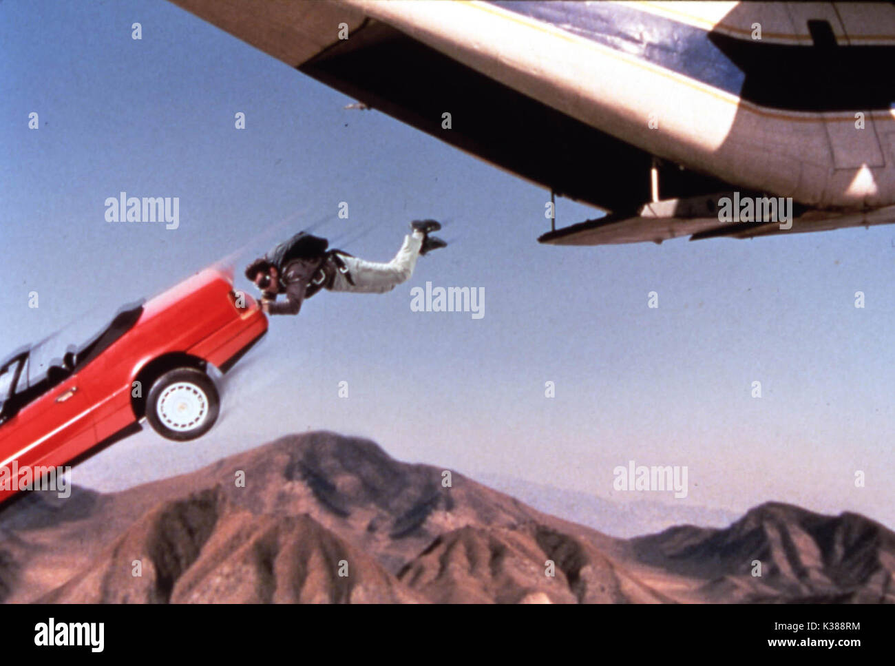 TERMINAL VELOCITY CHARLIE SHEEN Date: 1994 Stock Photo - Alamy