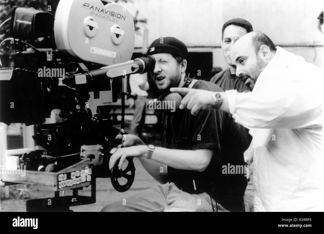 THE YARDS INDUSTRY ENTERTAINMENT/MIRAMAX FILMS JAMES GRAY left, HARRIS ...