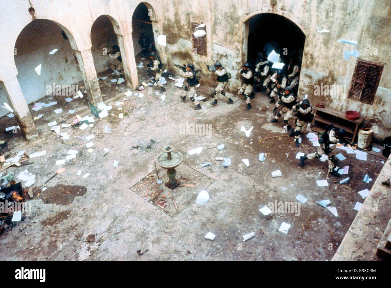 BLACK HAWK DOWN Date: 2001 Stock Photo - Alamy