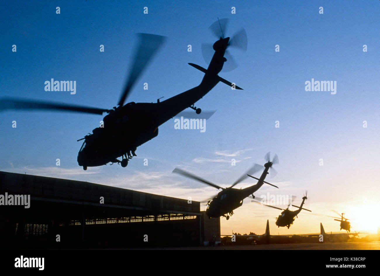 BLACK HAWK DOWN Date: 2001 Stock Photo - Alamy