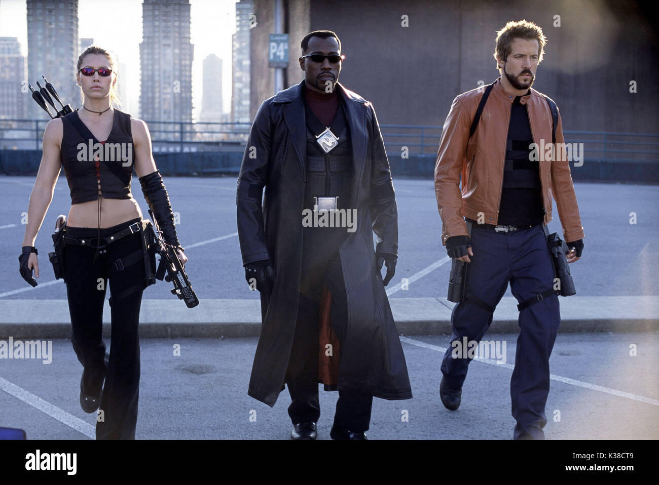 BLADE:TRINITY JESSICA BIEL, WESLEY SNIPES, RYAN REYNOLDS Date: 2004 ...
