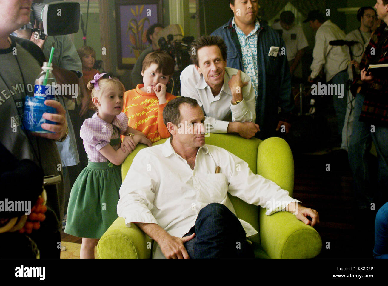 THE CAT IN THE HAT MIKE MYERS as the Cat ,SPENCER BRESLIN and DAKOTA ...